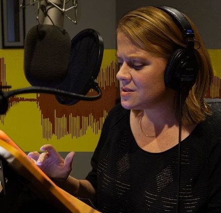 English Dubbing Services | American & British Dubbing- GoPhrazy