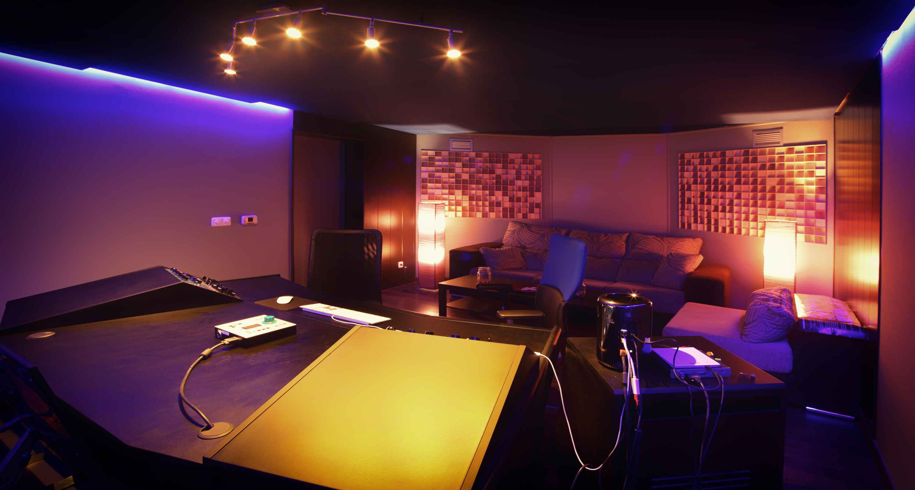 Italian Dubbing Services | Italian Dubbing Artists - GoPhrazy